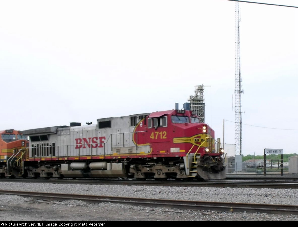 BNSF 4712